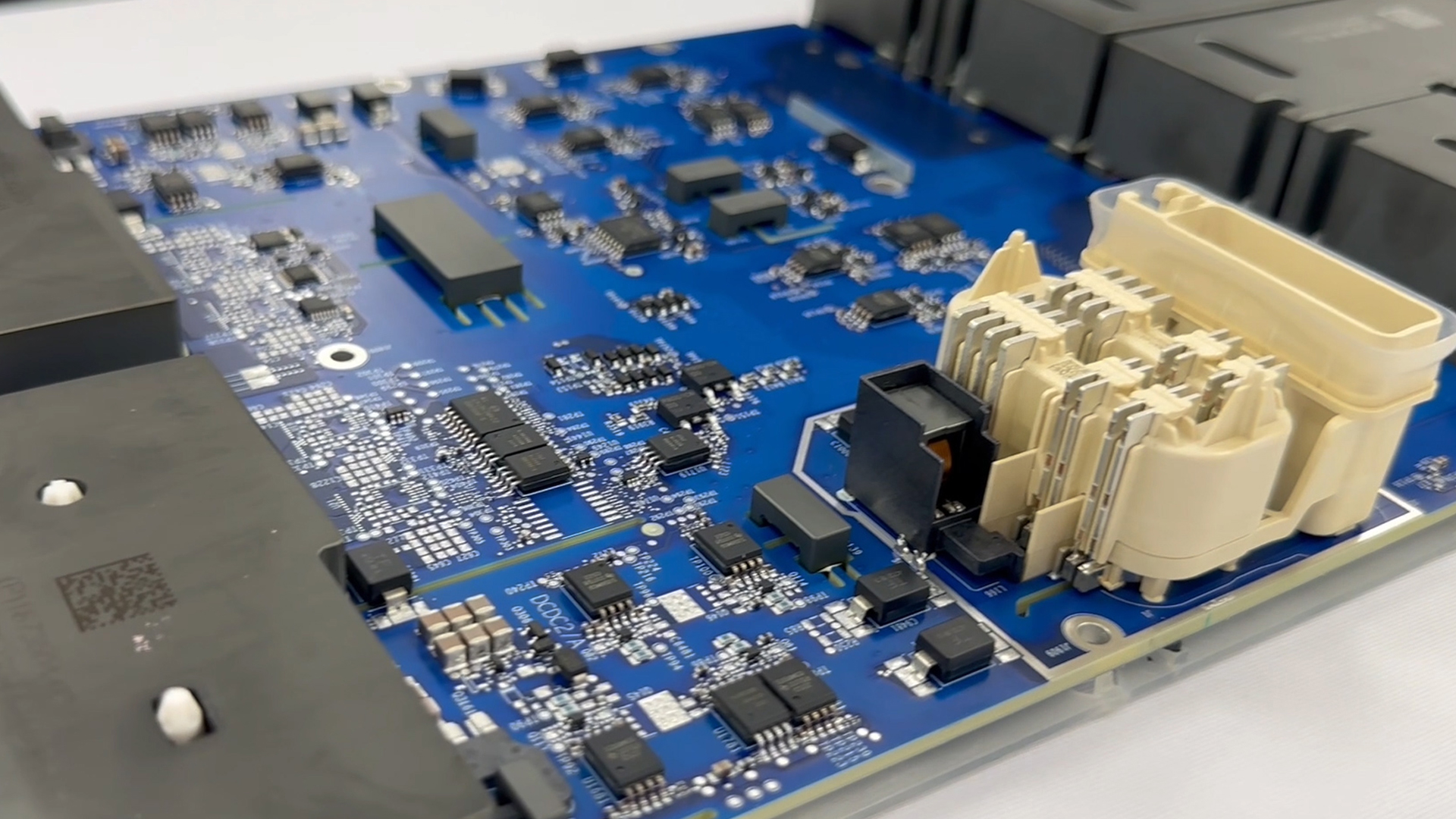 A Look Inside the Brains of the Cybertruck's Battery - Caresoft ...