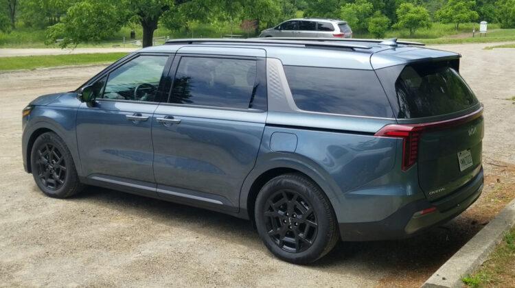 Watch Out Other Minivans, Here Comes the Kia Carnival! - Autoline